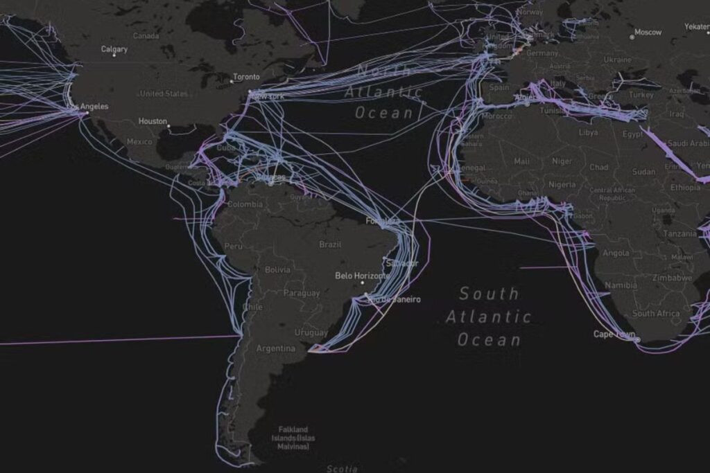 Fios de internet no oceano: saiba como são os cabos submarinos